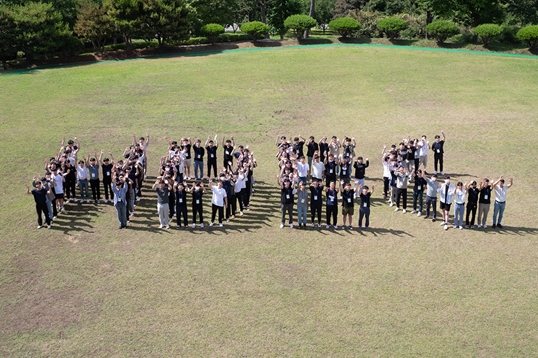 [2022년도 현대건설 신입사원 워크숍] ‘뻔’해? 아니! ‘Fun’해! > PROJECTS > 현대건설 뉴스룸